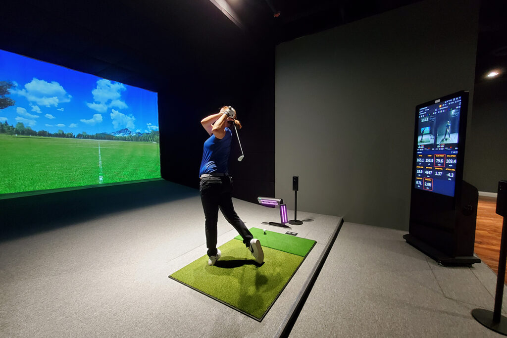 The City Golf - Largest Premium Indoor Golf Range in Los Angeles
